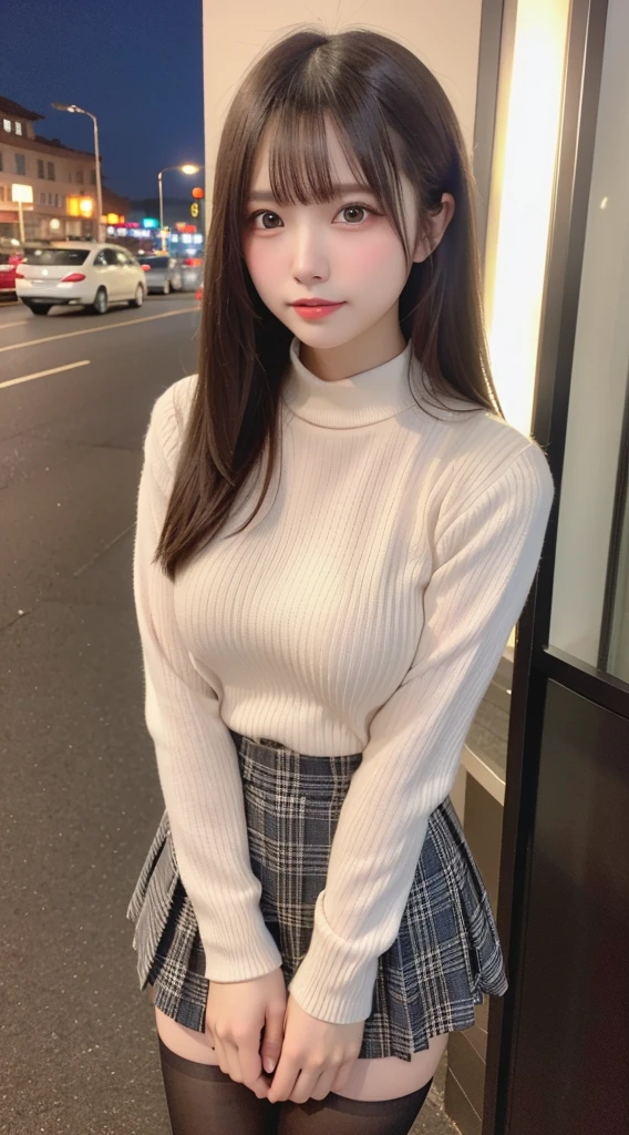 两个漂亮的女孩 非常美丽细致的脸庞 害羞地笑 深谷 她有很大的乳房、罗纹毛衣 格纹迷你裙和黑色紧身裤、亲爱的观众们
