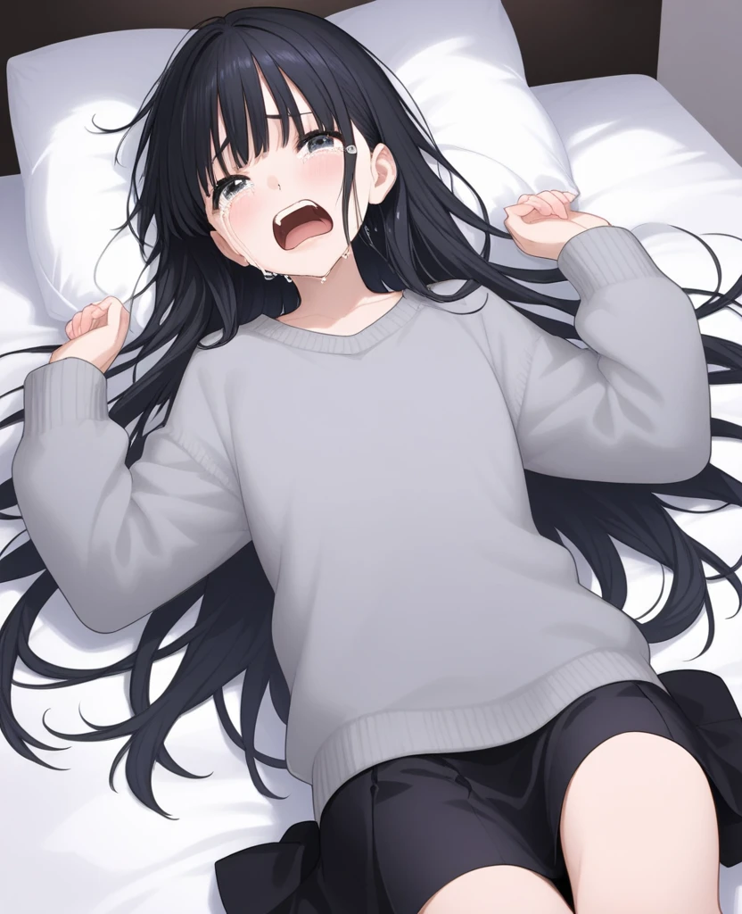 girl with long black hair、 crying face、 is screaming、Grey Sweaters ...