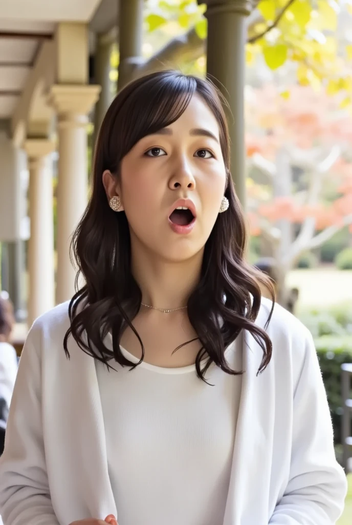 (((1.5)))、 beautiful brown-haired woman opens her eyes and screams ...